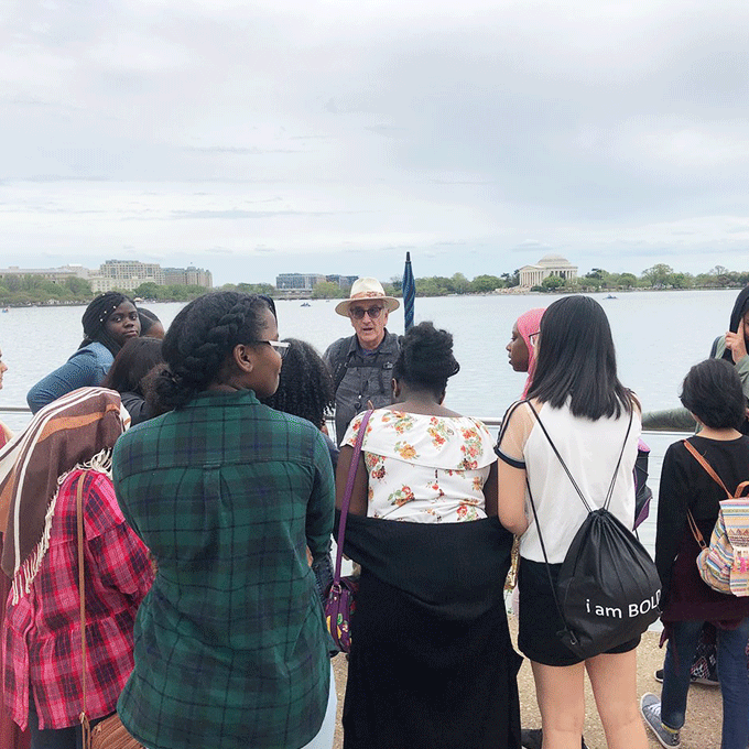 National Mall Comedy Walking Tour | Virgin Experience Gifts